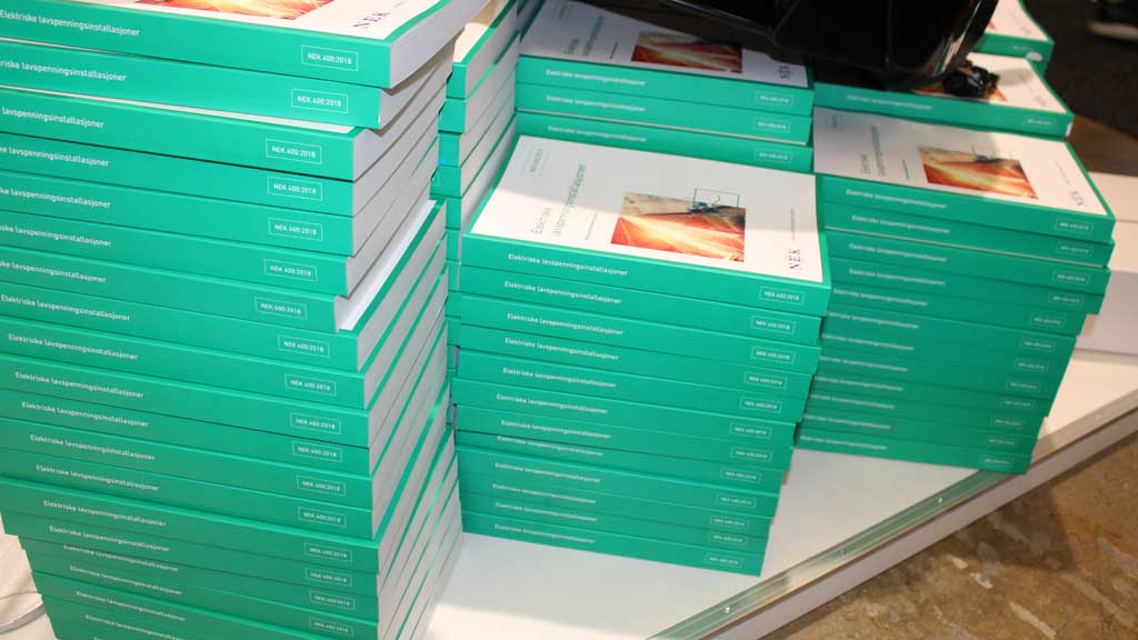 NEK 400 lansert med brask og bram - Norsk Elektroteknisk Komite (NEK)